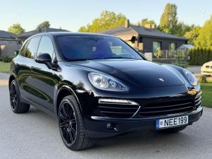Black Porsche Cayenne 2014 in Kaunas, with an engine capacity of 4.13 L and mileage of 254 thousand km for 21900 €, photo 3 on AUTOMOTO.COM.LV