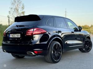 Black Porsche Cayenne 2014 in Kaunas, with an engine capacity of 4.13 L and mileage of 254 thousand km for 21900 €, photo 12 on AUTOMOTO.COM.LV