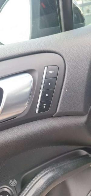Melns Porsche Cayenne 2014 Panevēža, ar dzinēja tilpumu 4.13 L un nobraukumu 317 tūkst. km par 15700 €, foto 17 vietnē AUTOMOTO.COM.LV
