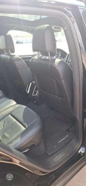 Melns Porsche Cayenne 2014 Panevēža, ar dzinēja tilpumu 4.13 L un nobraukumu 317 tūkst. km par 15700 €, foto 18 vietnē AUTOMOTO.COM.LV