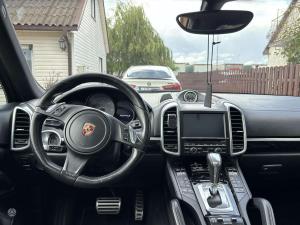 Melns Porsche Cayenne 2014 Marijampole, ar dzinēja tilpumu 4.13 L un nobraukumu 248 tūkst. km par 20500 €, foto 7 vietnē AUTOMOTO.COM.LV