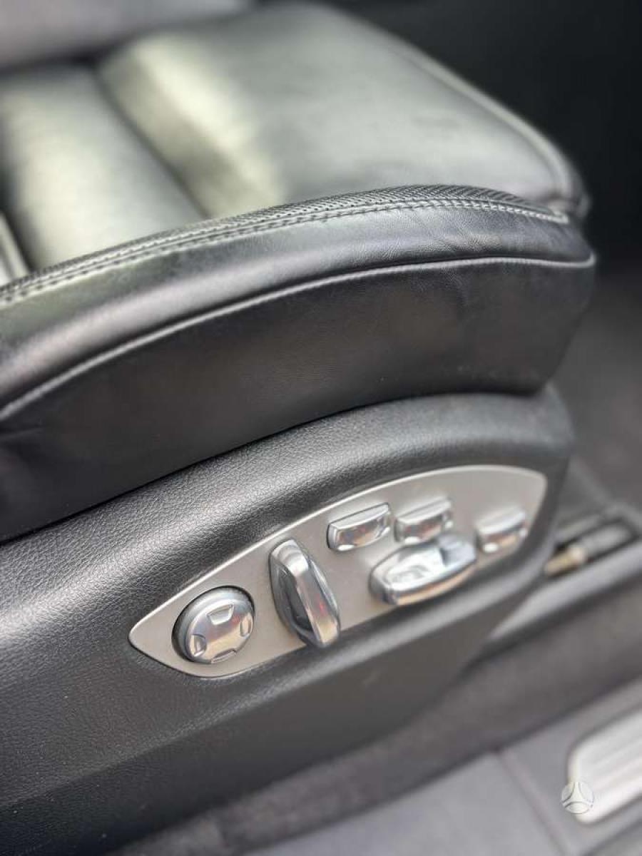 Melns Porsche Cayenne 2014 Marijampole, ar dzinēja tilpumu 4.13 L un nobraukumu 248 tūkst. km par 20500 €, foto 9 vietnē AUTOMOTO.COM.LV