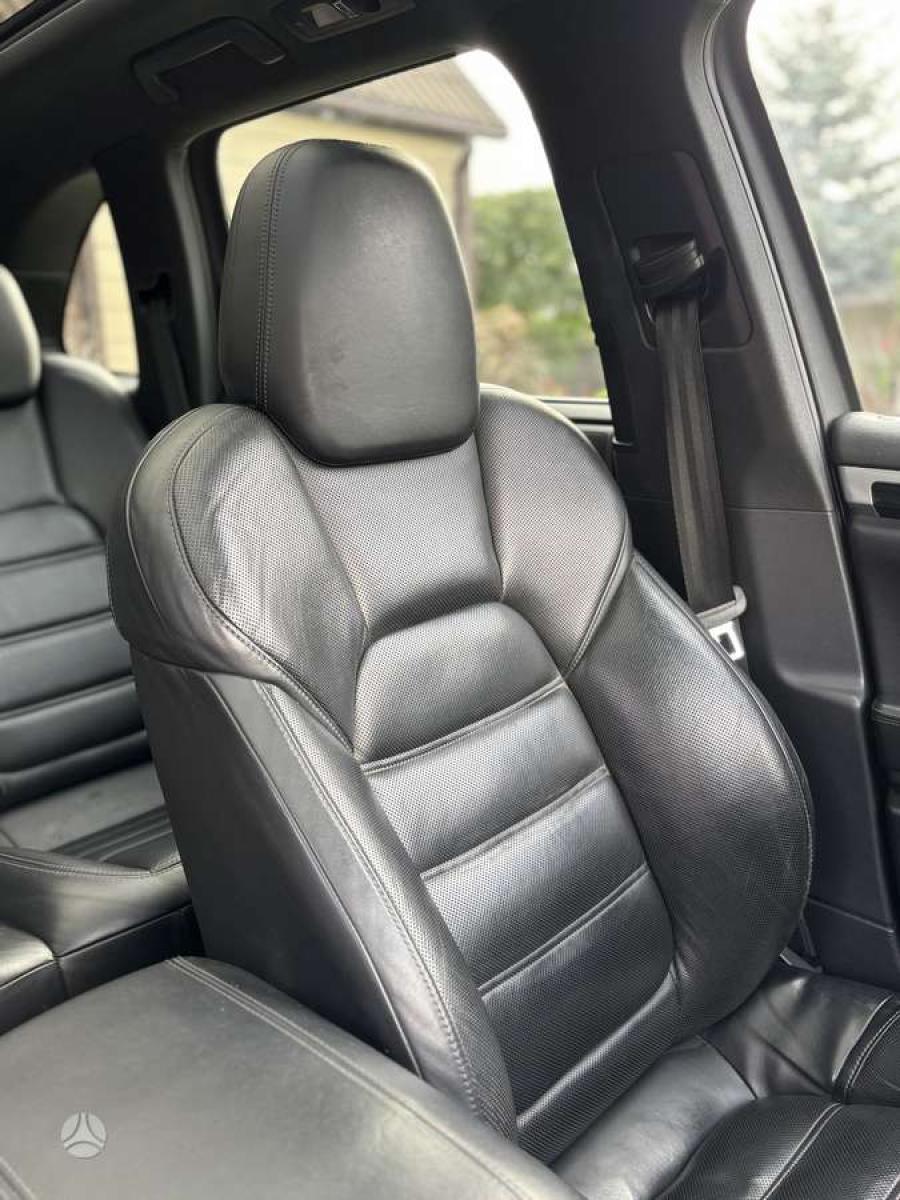 Melns Porsche Cayenne 2014 Marijampole, ar dzinēja tilpumu 4.13 L un nobraukumu 248 tūkst. km par 20500 €, foto 11 vietnē AUTOMOTO.COM.LV