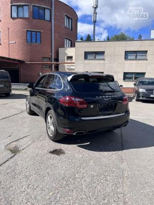 Black Porsche Cayenne 2014 in Vilnius, with an engine capacity of 3.60 L and mileage of 228 thousand km for 8750 €, photo 4 on AUTOMOTO.COM.LV