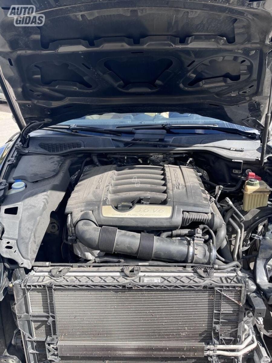 Black Porsche Cayenne 2014 in Vilnius, with an engine capacity of 3.60 L and mileage of 228 thousand km for 8750 €, photo 14 on AUTOMOTO.COM.LV