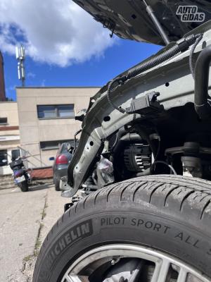 Black Porsche Cayenne 2014 in Vilnius, with an engine capacity of 3.60 L and mileage of 228 thousand km for 8750 €, photo 16 on AUTOMOTO.COM.LV