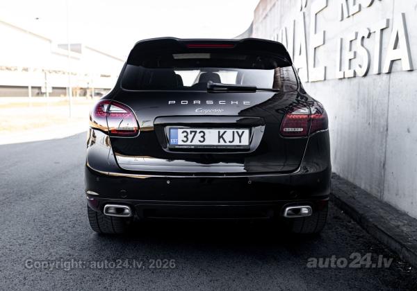 Porsche Cayenne 2014 in Tallinn on AUTOMOTO.COM.LV Black Porsche Cayenne 2014 in Tallinn, with an engine capacity of 3.00 L and mileage of 275 thousand km for 18998 €, photo 11 on AUTOMOTO.COM.LV
