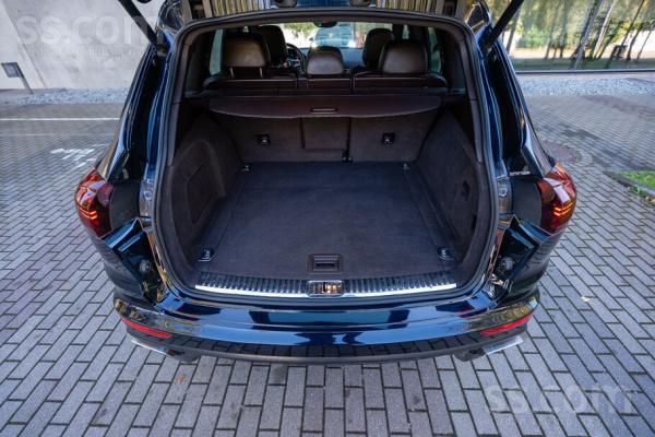 Black Porsche Cayenne 2015 in Riga, with an engine capacity of 3.00 L and mileage of 188 thousand km for 24900 €, photo 11 on AUTOMOTO.COM.LV