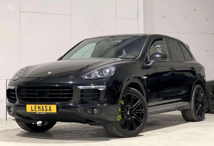 Melns Porsche Cayenne 2015 Klaipėda, ar dzinēja tilpumu 3.00 L un nobraukumu 250 tūkst. km par 24500 €, foto 2 vietnē AUTOMOTO.COM.LV