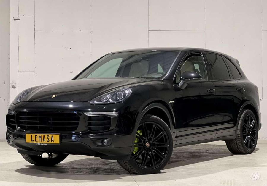 Melns Porsche Cayenne 2015 Klaipėda, ar dzinēja tilpumu 3.00 L un nobraukumu 250 tūkst. km par 24500 €, foto 7 vietnē AUTOMOTO.COM.LV