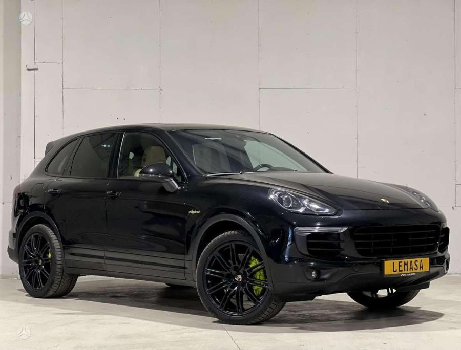 Melns Porsche Cayenne 2015 Klaipėda, ar dzinēja tilpumu 3.00 L un nobraukumu 250 tūkst. km par 24500 €, foto 17 vietnē AUTOMOTO.COM.LV