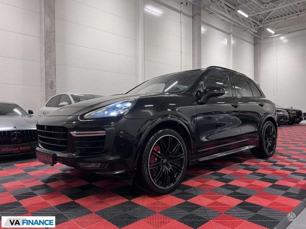 Black Porsche Cayenne 2015 in Vilnius, with an engine capacity of 3.60 L and mileage of 277 thousand km for 28990 €, photo 1 on AUTOMOTO.COM.LV