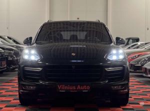 Melns Porsche Cayenne 2015 Viļņa, ar dzinēja tilpumu 3.60 L un nobraukumu 277 tūkst. km par 28990 €, foto 2 vietnē AUTOMOTO.COM.LV