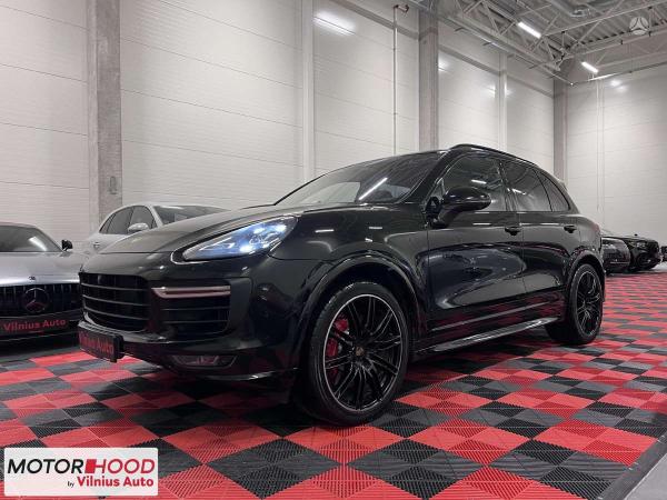 Melns Porsche Cayenne 2015 Viļņa, ar dzinēja tilpumu 3.60 L un nobraukumu 277 tūkst. km par 27990 €, foto 1 vietnē AUTOMOTO.COM.LV