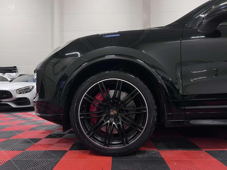 Melns Porsche Cayenne 2015 Viļņa, ar dzinēja tilpumu 3.60 L un nobraukumu 277 tūkst. km par 27990 €, foto 10 vietnē AUTOMOTO.COM.LV