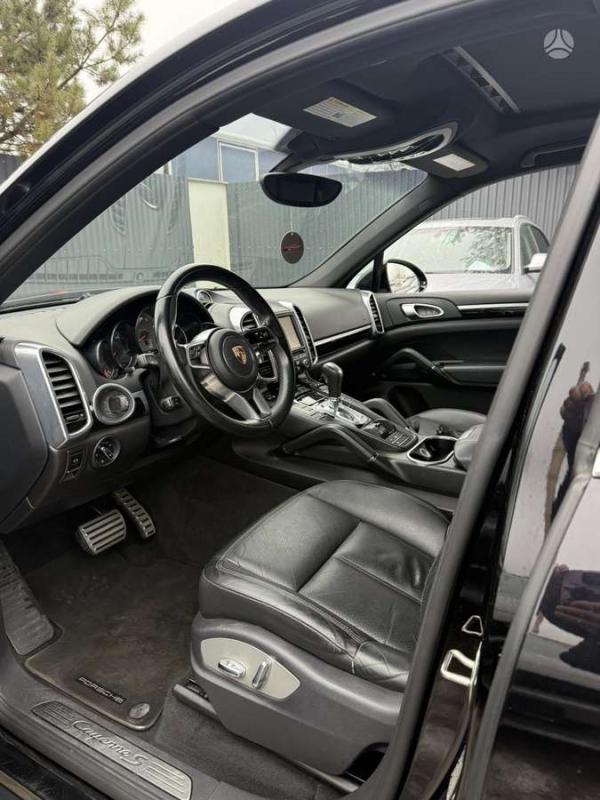 Melns Porsche Cayenne 2015 Viļņa, ar dzinēja tilpumu 3.60 L un nobraukumu 177 tūkst. km par 13900 €, foto 11 vietnē AUTOMOTO.COM.LV