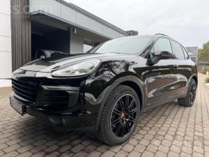 Black Porsche Cayenne 2015 in Riga, with an engine capacity of 3.00 L and mileage of 187 thousand km for 21900 €, photo 3 on AUTOMOTO.COM.LV