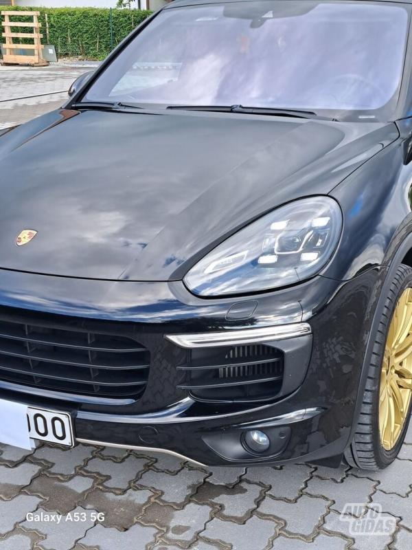 Melns Porsche Cayenne 2015 Klaipėda, ar dzinēja tilpumu 4.10 L un nobraukumu 151 tūkst. km par 33700 €, foto 1 vietnē AUTOMOTO.COM.LV