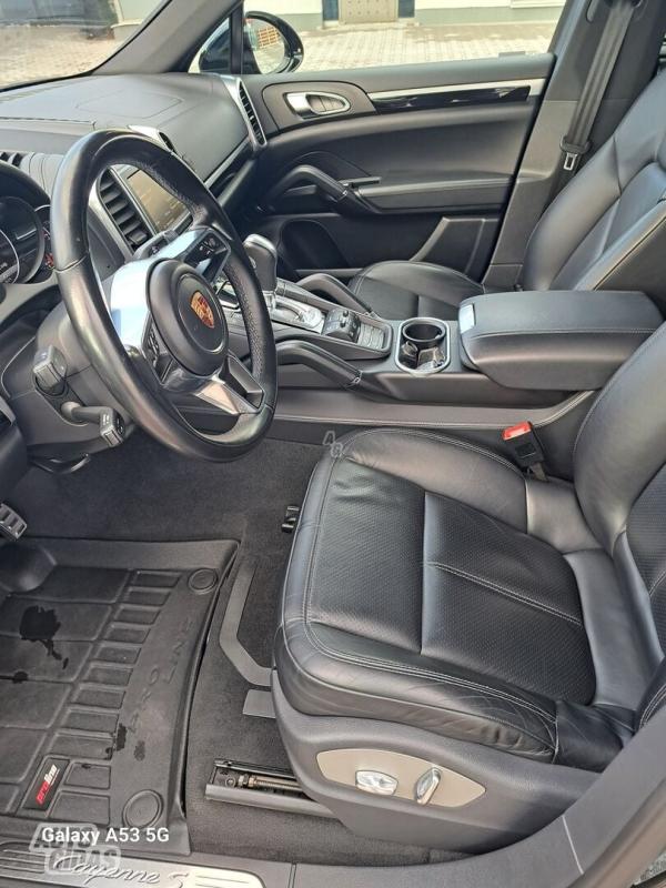 Melns Porsche Cayenne 2015 Klaipėda, ar dzinēja tilpumu 4.10 L un nobraukumu 151 tūkst. km par 33700 €, foto 7 vietnē AUTOMOTO.COM.LV