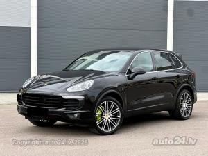 Melns Porsche Cayenne 2015 Tallina, ar dzinēja tilpumu 3.00 L un nobraukumu 252 tūkst. km par 24900 €, foto 5 vietnē AUTOMOTO.COM.LV