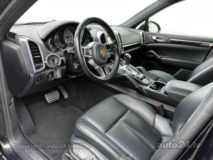 Melns Porsche Cayenne 2015 Tallina, ar dzinēja tilpumu 3.00 L un nobraukumu 252 tūkst. km par 24900 €, foto 11 vietnē AUTOMOTO.COM.LV