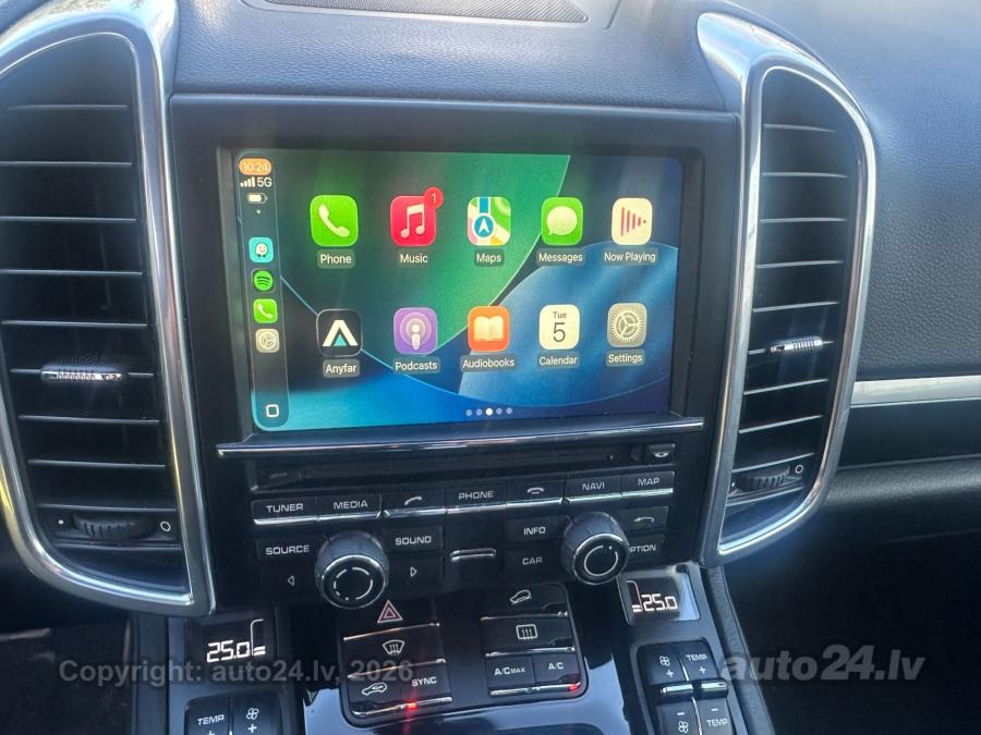 Melns Porsche Cayenne 2015 Tallina, ar dzinēja tilpumu 3.00 L un nobraukumu 252 tūkst. km par 24900 €, foto 12 vietnē AUTOMOTO.COM.LV