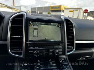 Melns Porsche Cayenne 2015 Tallina, ar dzinēja tilpumu 3.00 L un nobraukumu 252 tūkst. km par 24900 €, foto 14 vietnē AUTOMOTO.COM.LV