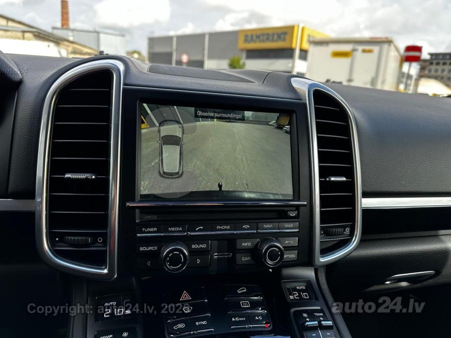 Melns Porsche Cayenne 2015 Tallina, ar dzinēja tilpumu 3.00 L un nobraukumu 252 tūkst. km par 24900 €, foto 14 vietnē AUTOMOTO.COM.LV