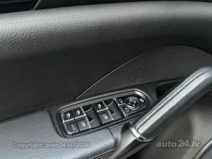 Melns Porsche Cayenne 2015 Tallina, ar dzinēja tilpumu 3.00 L un nobraukumu 252 tūkst. km par 24900 €, foto 19 vietnē AUTOMOTO.COM.LV