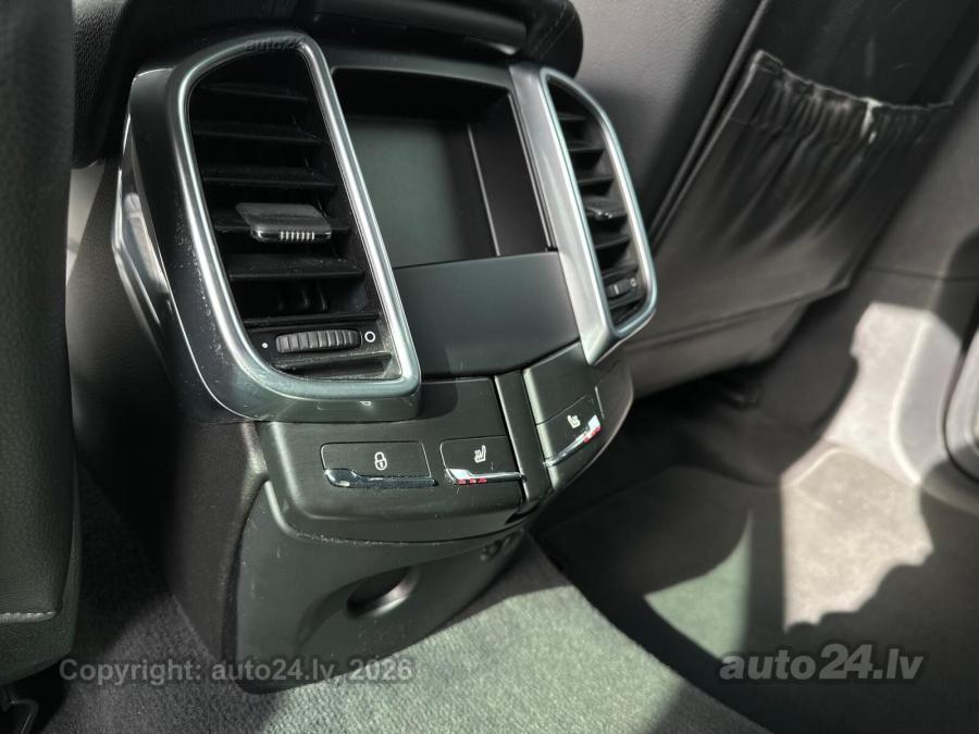 Melns Porsche Cayenne 2015 Tallina, ar dzinēja tilpumu 3.00 L un nobraukumu 252 tūkst. km par 24900 €, foto 20 vietnē AUTOMOTO.COM.LV