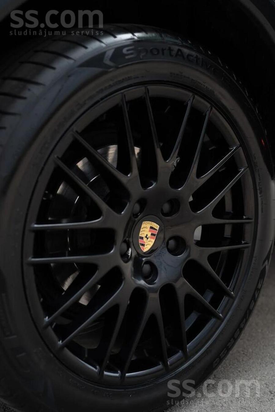 Melns Porsche Cayenne 2015 Rīga, ar dzinēja tilpumu 4.20 L un nobraukumu 283 tūkst. km par 29500 €, foto 3 vietnē AUTOMOTO.COM.LV