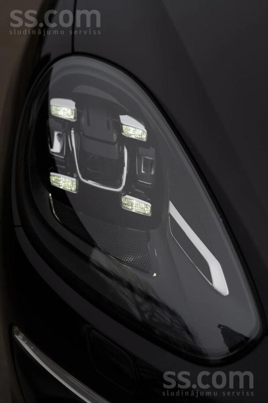 Melns Porsche Cayenne 2015 Rīga, ar dzinēja tilpumu 4.20 L un nobraukumu 283 tūkst. km par 29500 €, foto 7 vietnē AUTOMOTO.COM.LV