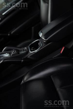 Melns Porsche Cayenne 2015 Rīga, ar dzinēja tilpumu 4.20 L un nobraukumu 283 tūkst. km par 29500 €, foto 12 vietnē AUTOMOTO.COM.LV