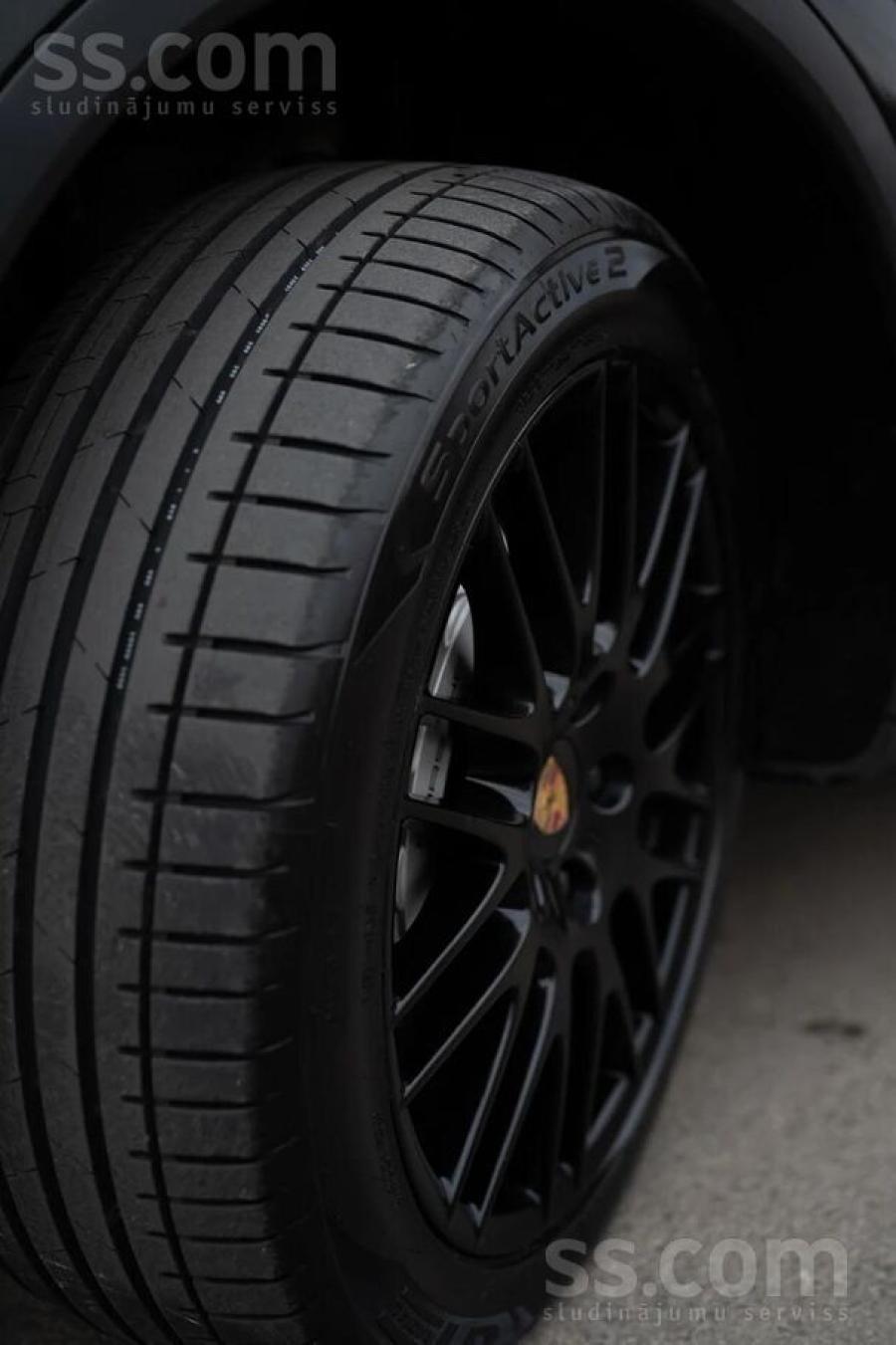 Melns Porsche Cayenne 2015 Rīga, ar dzinēja tilpumu 4.20 L un nobraukumu 283 tūkst. km par 29500 €, foto 19 vietnē AUTOMOTO.COM.LV