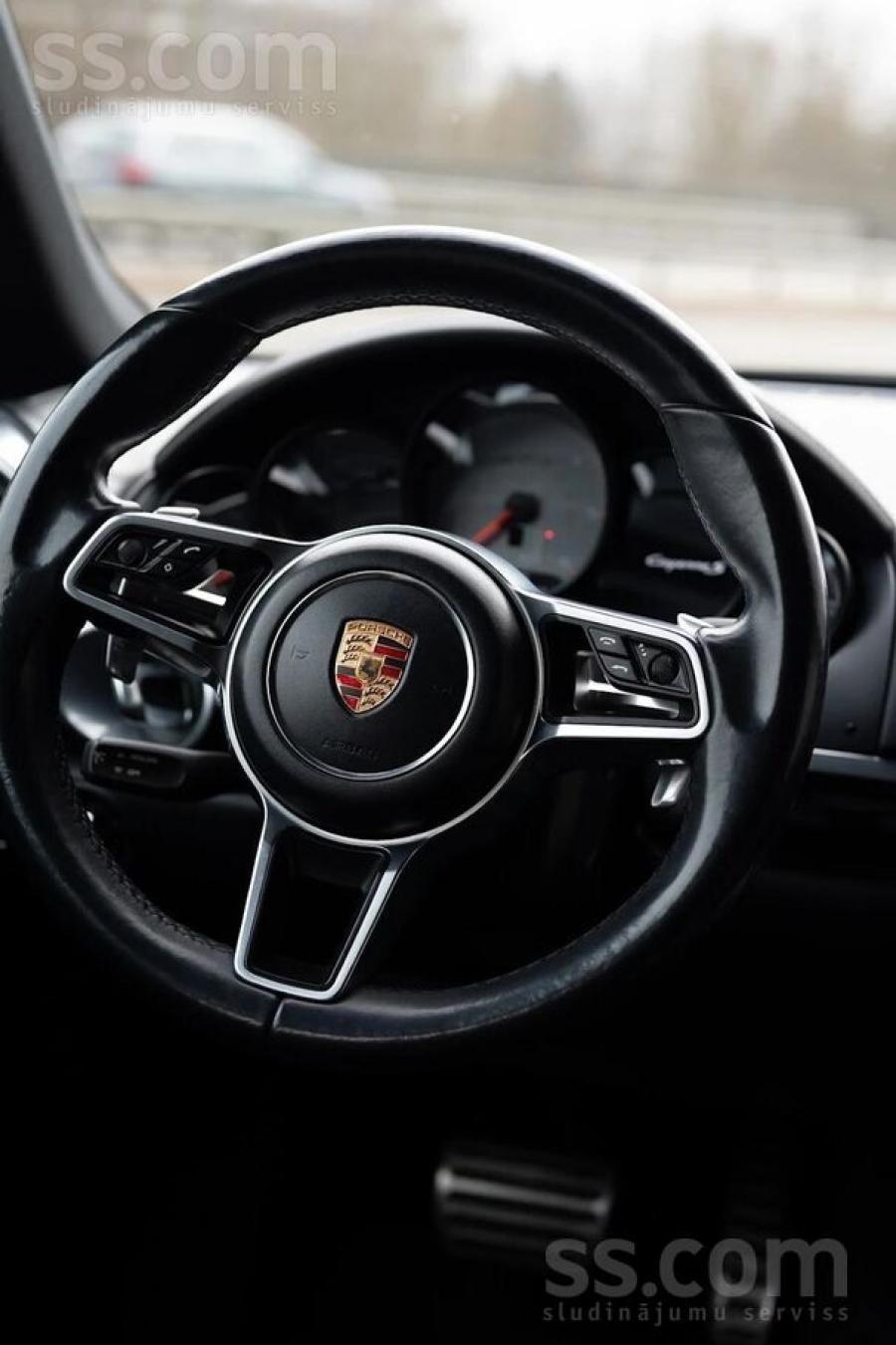 Melns Porsche Cayenne 2015 Rīga, ar dzinēja tilpumu 4.20 L un nobraukumu 283 tūkst. km par 28000 €, foto 13 vietnē AUTOMOTO.COM.LV
