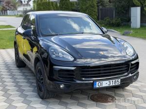 Melns Porsche Cayenne 2015 Rīga, ar dzinēja tilpumu 3.00 L un nobraukumu 0 tūkst. km par 21300 €, foto  vietnē AUTOMOTO.COM.LV