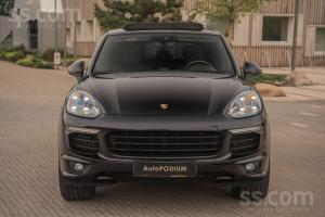 Black Porsche Cayenne 2015 in Riga, with an engine capacity of 3.00 L and mileage of 165 thousand km for 25650 €, photo 5 on AUTOMOTO.COM.LV