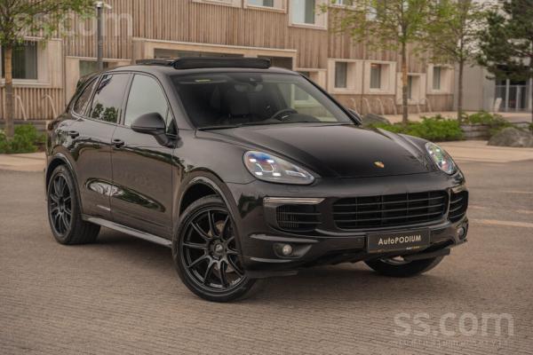 Black Porsche Cayenne 2015 in Riga, with an engine capacity of 3.00 L and mileage of 165 thousand km for 25650 €, photo 7 on AUTOMOTO.COM.LV