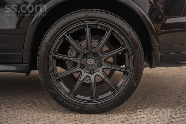 Black Porsche Cayenne 2015 in Riga, with an engine capacity of 3.00 L and mileage of 165 thousand km for 25650 €, photo 9 on AUTOMOTO.COM.LV