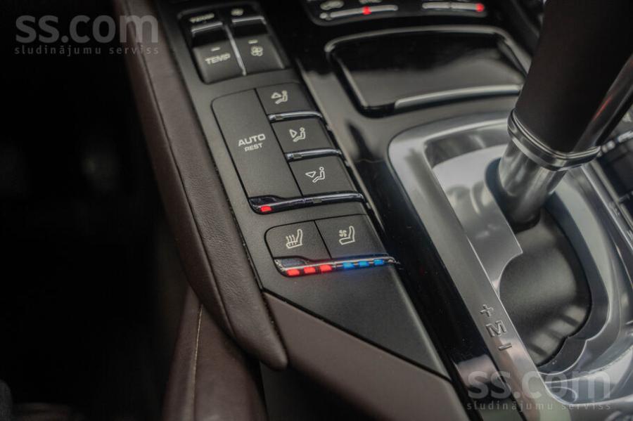 Black Porsche Cayenne 2015 in Riga, with an engine capacity of 3.00 L and mileage of 165 thousand km for 25650 €, photo 26 on AUTOMOTO.COM.LV