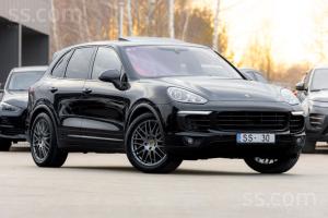 Melns Porsche Cayenne 2015 Jelgava, ar dzinēja tilpumu 4.20 L un nobraukumu 191 tūkst. km par 24400 €, foto 3 vietnē AUTOMOTO.COM.LV