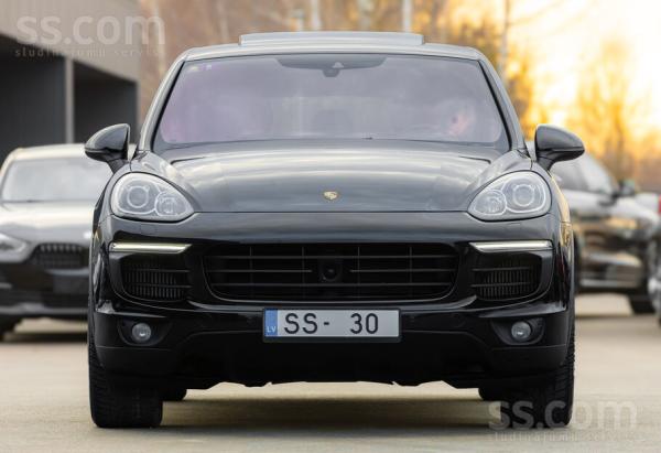 Melns Porsche Cayenne 2015 Jelgava, ar dzinēja tilpumu 4.20 L un nobraukumu 191 tūkst. km par 24400 €, foto 7 vietnē AUTOMOTO.COM.LV