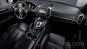 Melns Porsche Cayenne 2015 Jelgava, ar dzinēja tilpumu 4.20 L un nobraukumu 191 tūkst. km par 24400 €, foto 14 vietnē AUTOMOTO.COM.LV