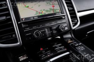 Melns Porsche Cayenne 2015 Jelgava, ar dzinēja tilpumu 4.20 L un nobraukumu 191 tūkst. km par 24400 €, foto 20 vietnē AUTOMOTO.COM.LV