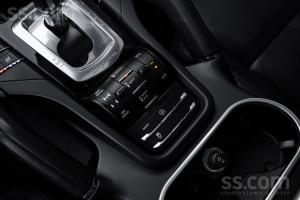 Melns Porsche Cayenne 2015 Jelgava, ar dzinēja tilpumu 4.20 L un nobraukumu 191 tūkst. km par 24400 €, foto 22 vietnē AUTOMOTO.COM.LV