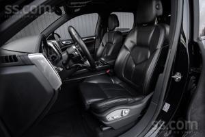 Melns Porsche Cayenne 2015 Jelgava, ar dzinēja tilpumu 4.20 L un nobraukumu 191 tūkst. km par 24400 €, foto 24 vietnē AUTOMOTO.COM.LV
