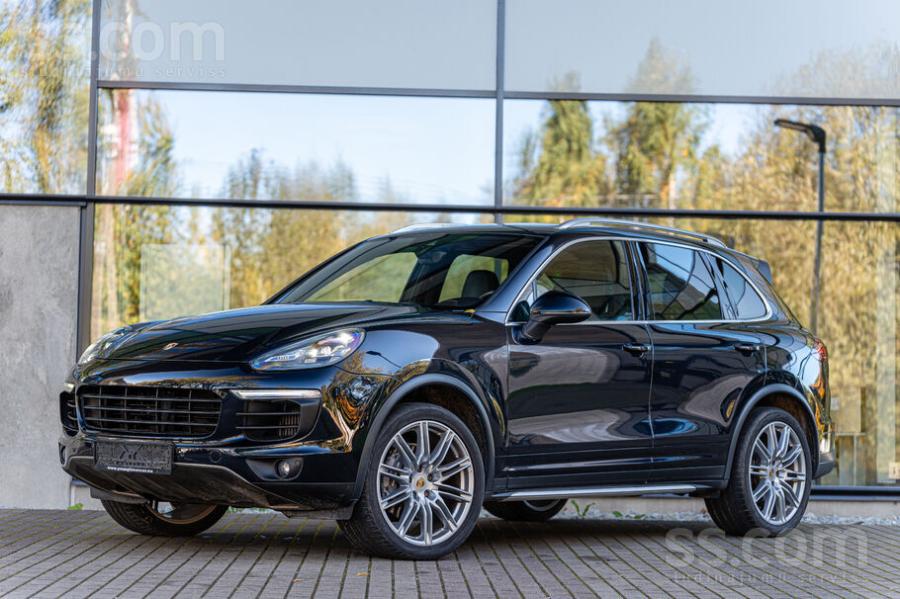 Black Porsche Cayenne 2015 in Riga, with an engine capacity of 3.00 L and mileage of 188 thousand km for 24000 €, photo 3 on AUTOMOTO.COM.LV