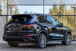 Black Porsche Cayenne 2015 in Riga, with an engine capacity of 3.00 L and mileage of 188 thousand km for 24000 €, photo 6 on AUTOMOTO.COM.LV