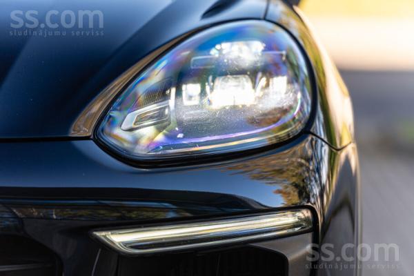 Black Porsche Cayenne 2015 in Riga, with an engine capacity of 3.00 L and mileage of 188 thousand km for 24000 €, photo 10 on AUTOMOTO.COM.LV