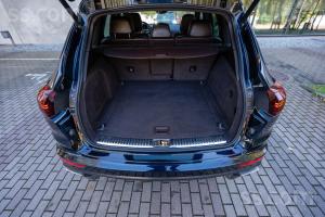 Black Porsche Cayenne 2015 in Riga, with an engine capacity of 3.00 L and mileage of 188 thousand km for 24000 €, photo 12 on AUTOMOTO.COM.LV